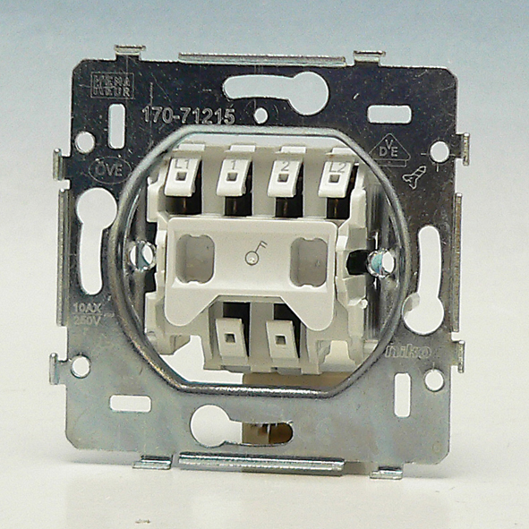 Sokkel schakelaar 2p 10A steek 170-71215 kopen? | InstallatieBalie.nl