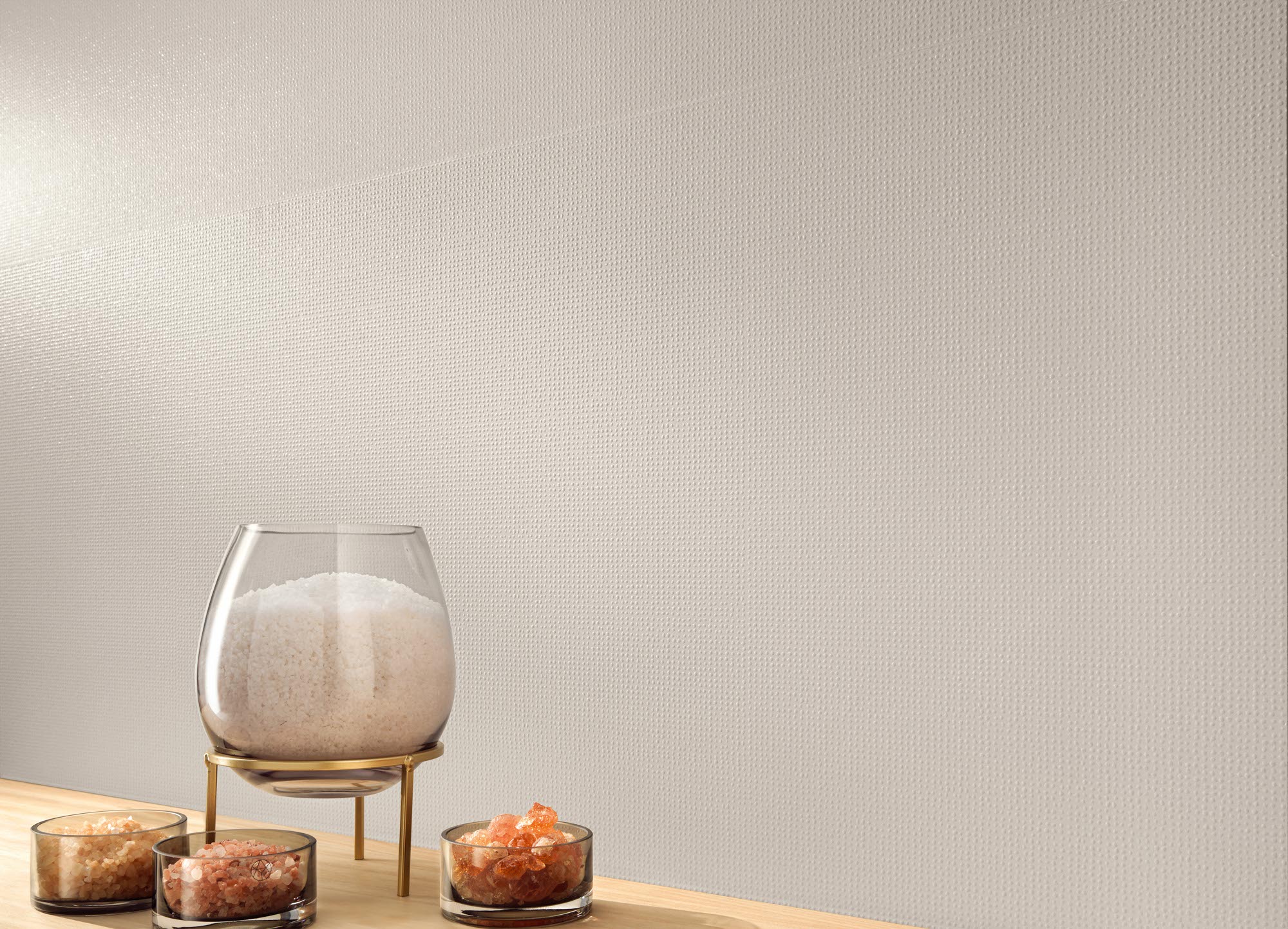 Aplomb Mini Dots 20" x 48" White (M) | Products | AKDO