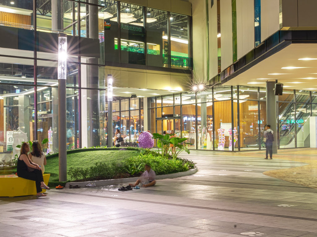 Plearnary Mall, Thailand - LIGMAN - EN