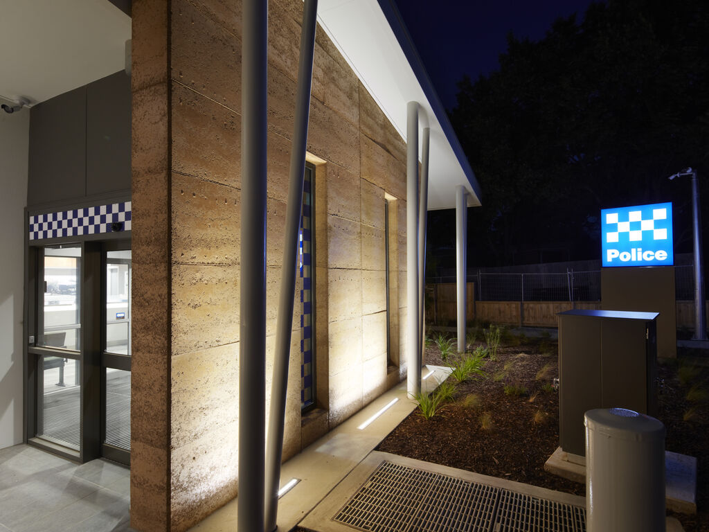 Colac Police, Australia - LIGMAN - EN