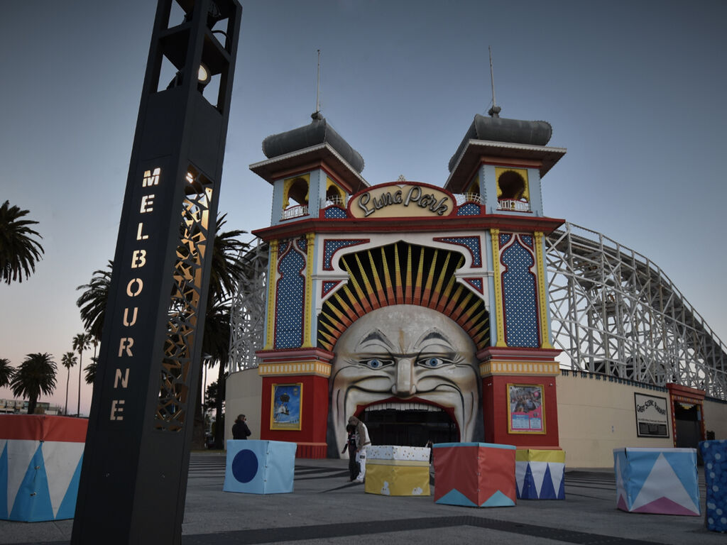 Luna Park, Australia - LIGMAN - EN