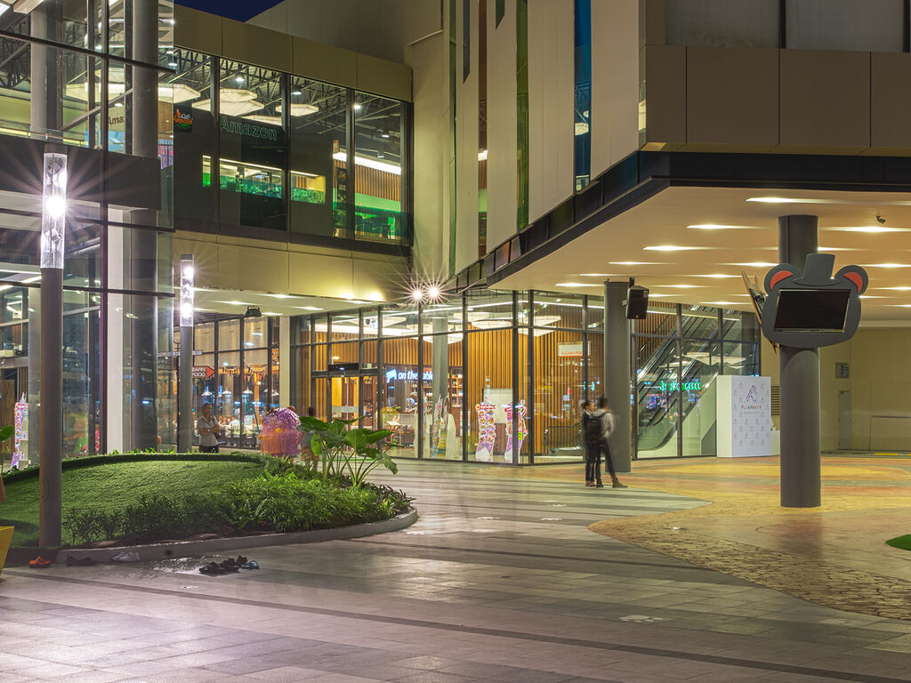 Plearnary Mall, Thailand - LIGMAN - EN