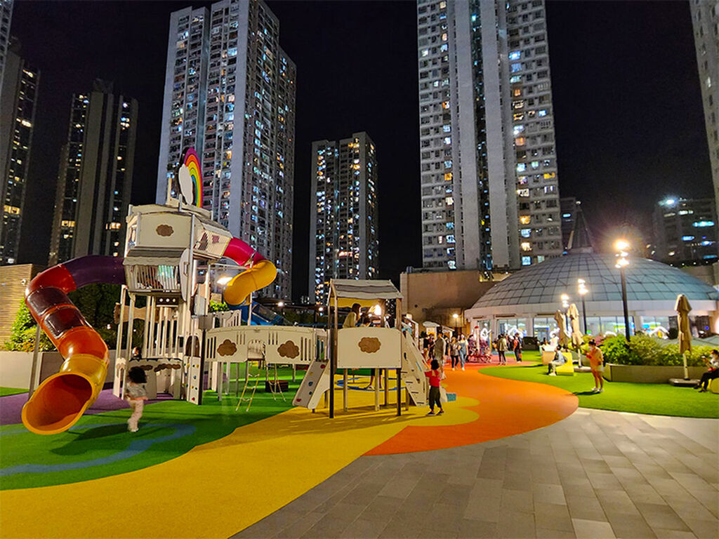 Tsuen Wan Plaza Playground, China - LIGMAN - ES