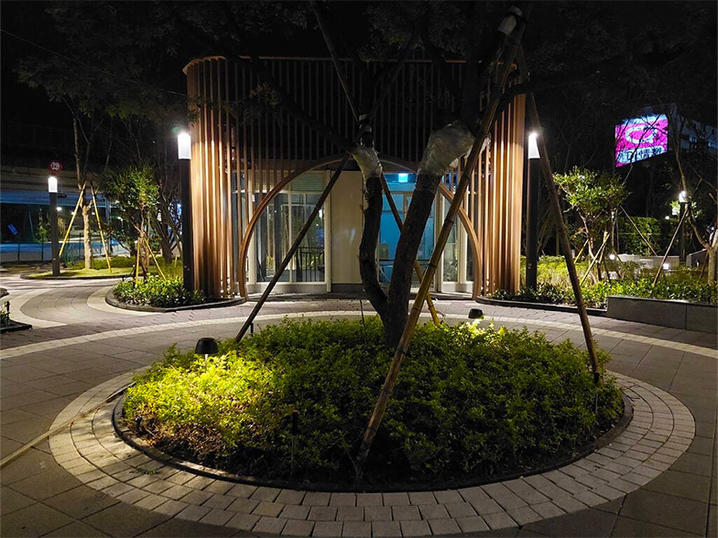 Park in Taipei, New Taipei City, Taiwan - LIGMAN - EN