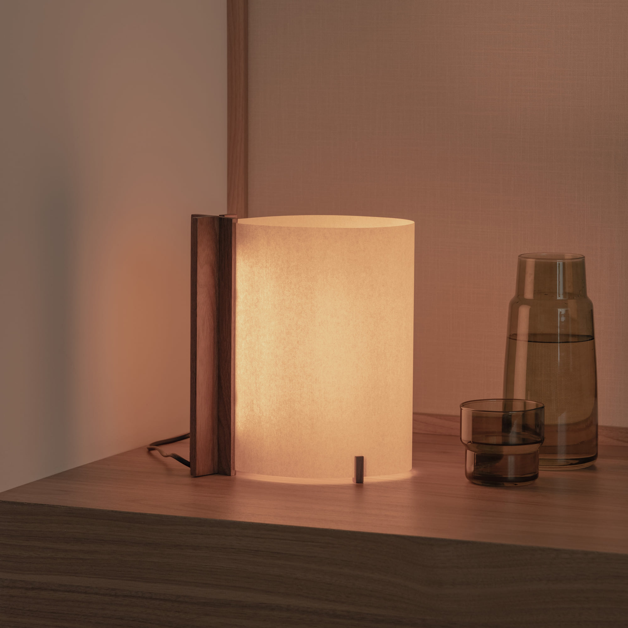 CATA Walnut table lamp