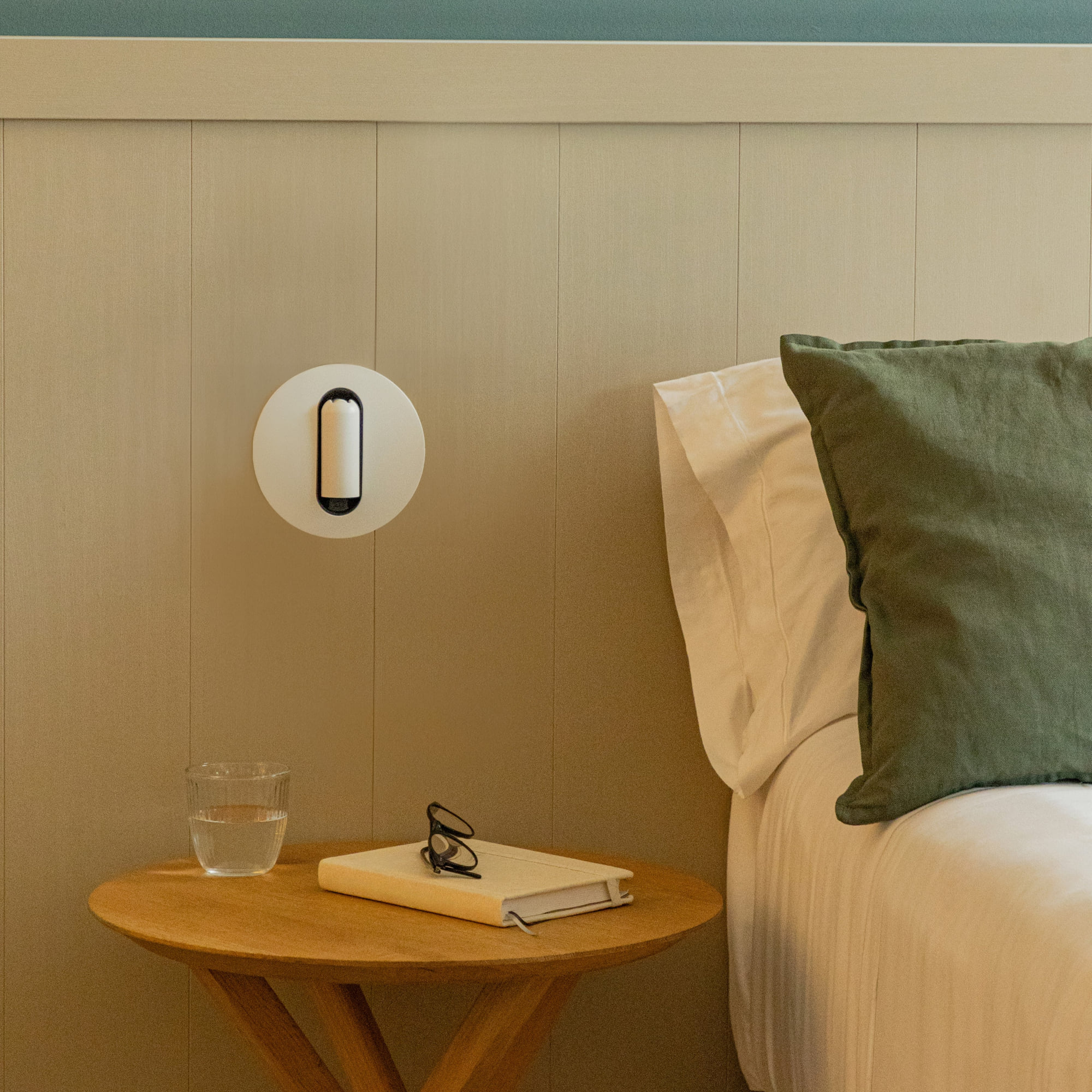 TIMIT Black wall lamp reader