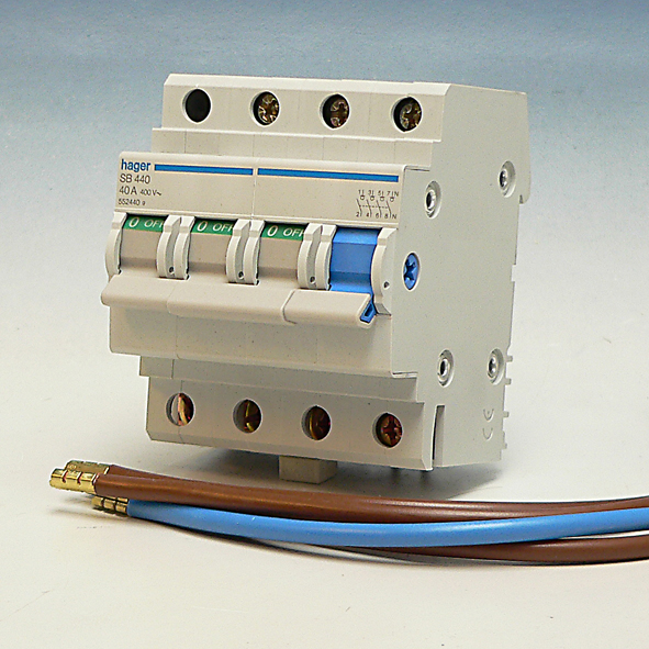 Hager SBN440 hoofdschakelaar 4-polig 40A met aansluitdraden VK11SH ...