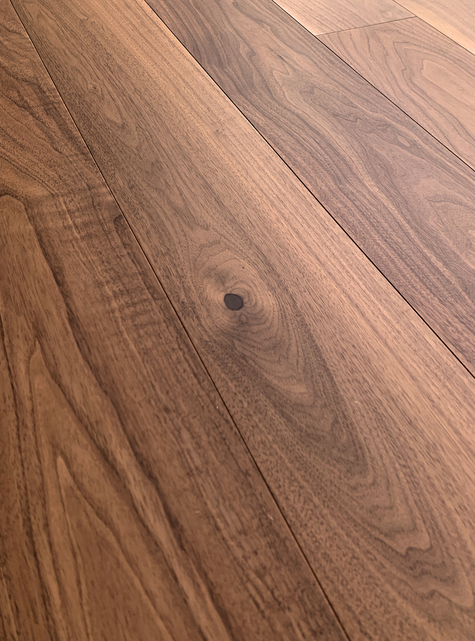 Noce Naturale American Walnut 13mm (4mm top layer) | Products | AKDO