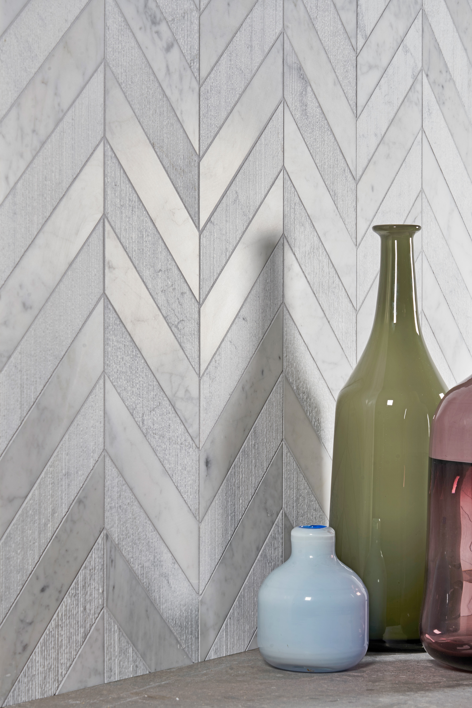 Luminous Rise Ash Gray (H & Combed) | Products | AKDO Tile Dealers